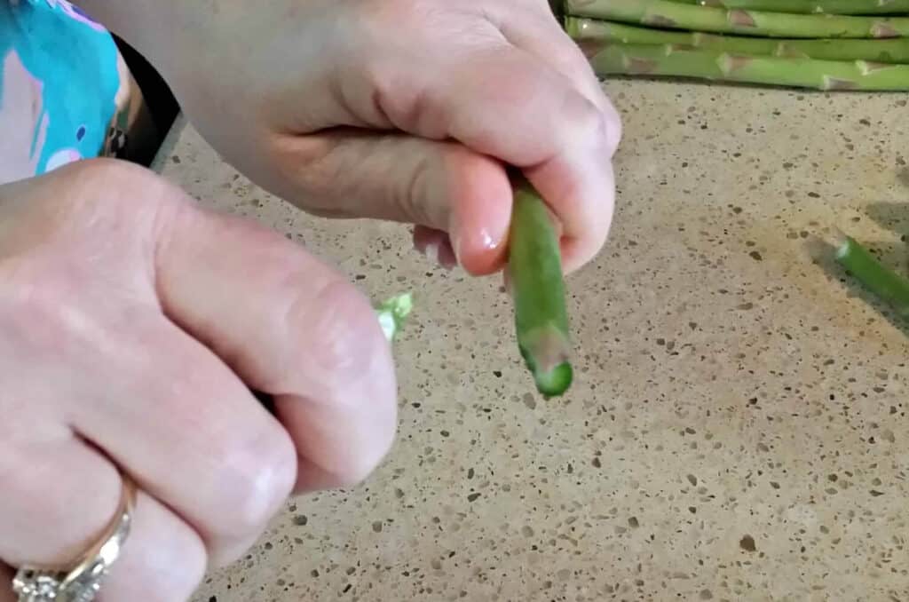 Perfectly Steamed Asparagus with Balsamic Vinaigrette