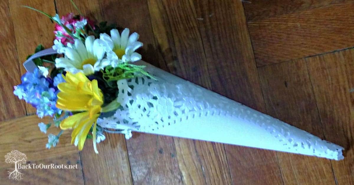 Easy DIY May Day Baskets to Make & Gift